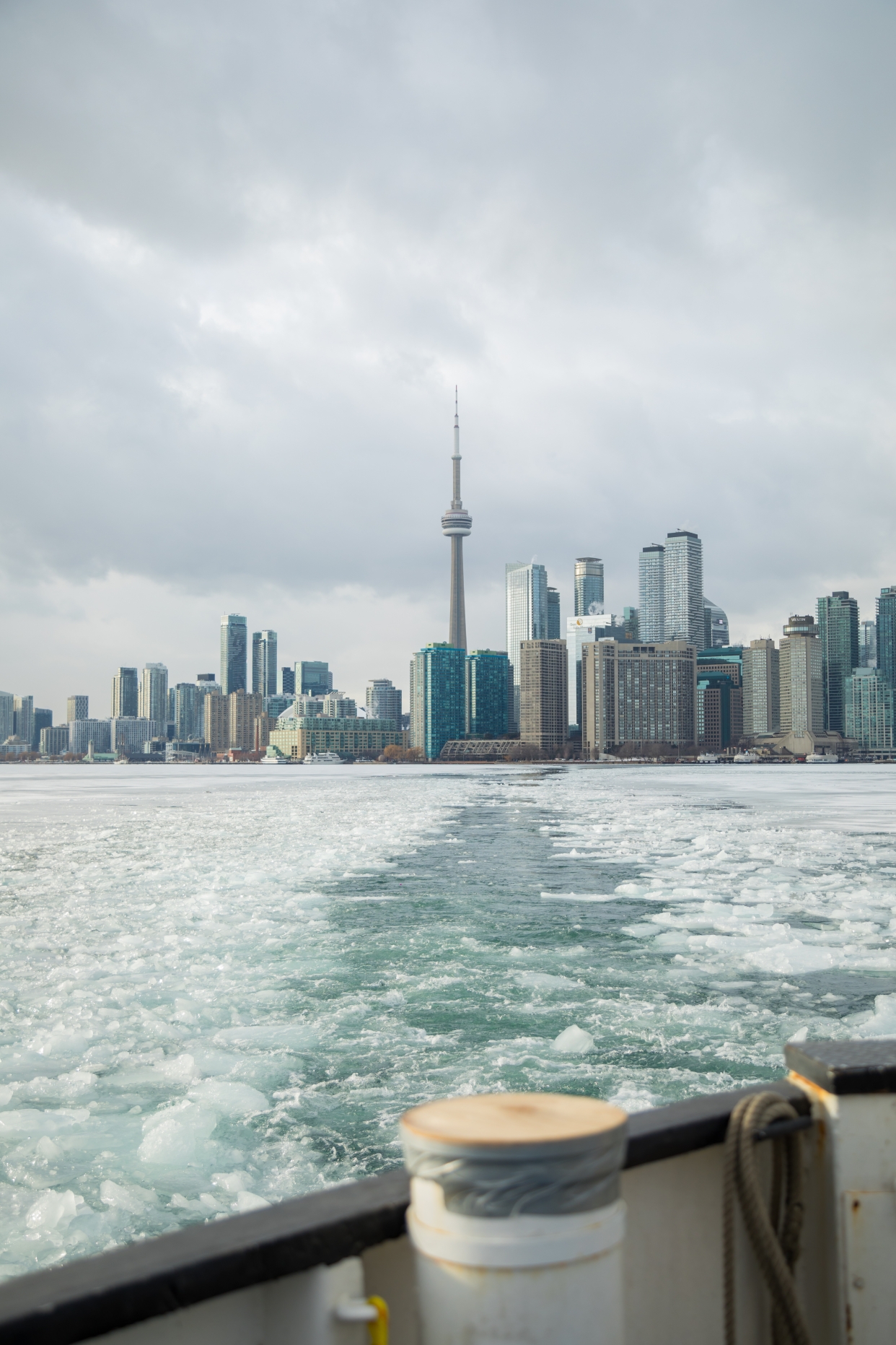 Ontario en invierno: explorando Toronto y esquiando en Blue Mountain ...